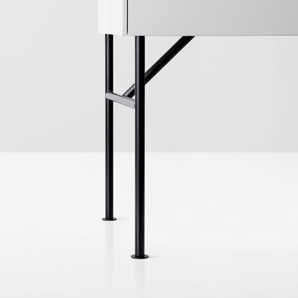 Furniture leg ANGLES HIGH in four variants | Superfront